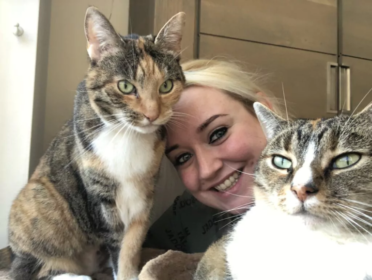 Simone cannot imagine a life without cats! - Petrebels